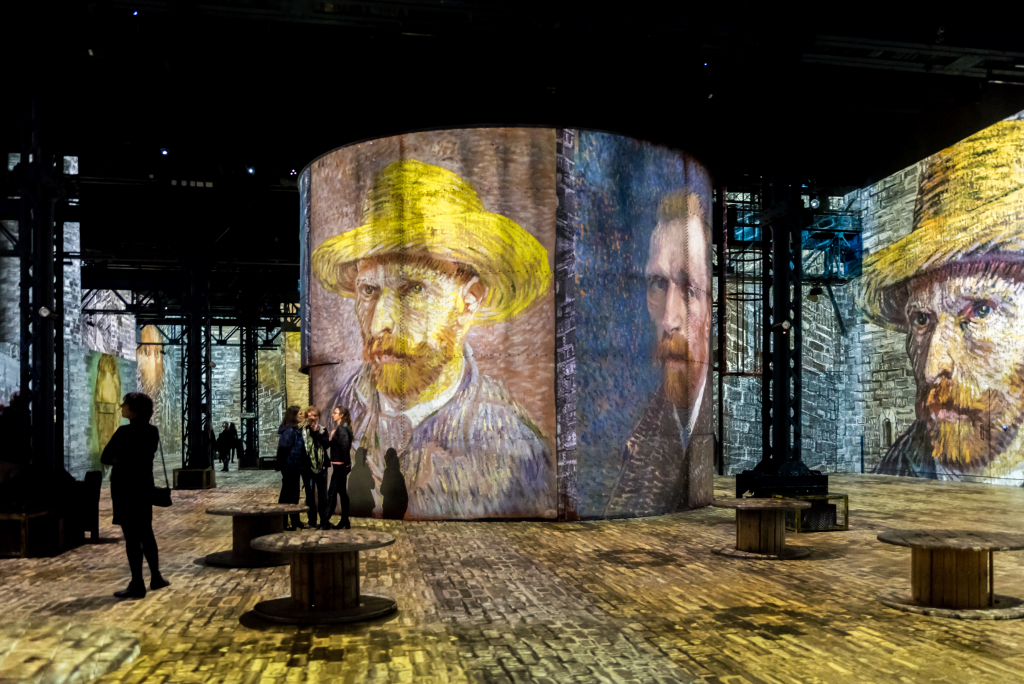 Après avoir accueilli plus d’1 million de visiteurs, l’exposition immersive du musée Van Gogh d ...